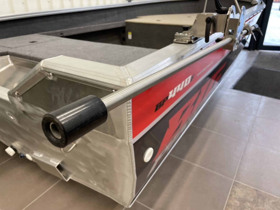Bracket for boats for LiveScope transducer
